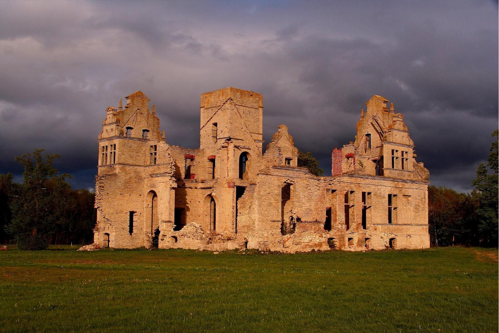 Castles and manors to visit in the Baltics - airBaltic blog