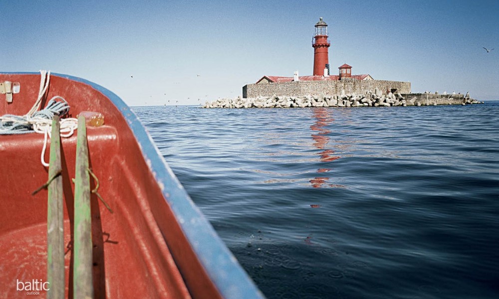 Kolka - the warmest warmth, the windiest wind and the greenest sea ...