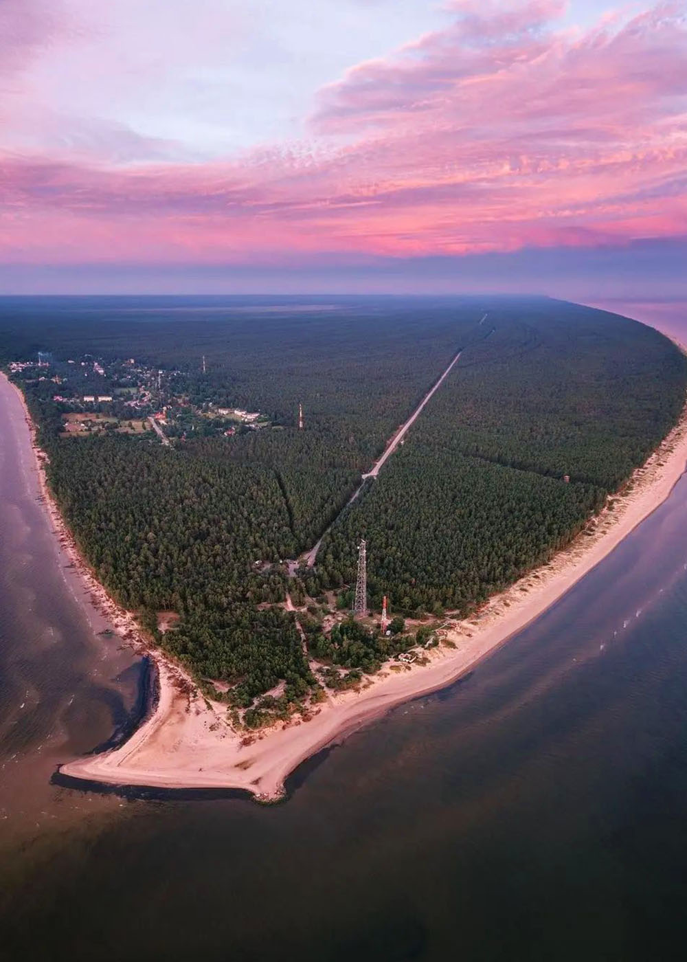 Kolka: the warmest warmth, the windiest wind and the greenest sea