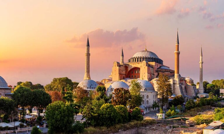 The colours and flavours of Istanbul - airBaltic blog
