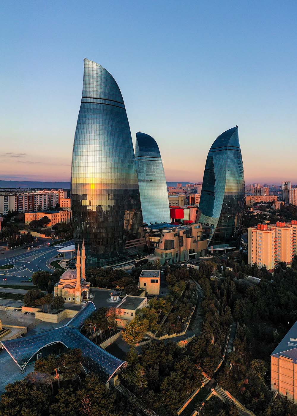 Baku: a truly unique vacation spot - airBaltic blog Baku: a truly unique vacation spot - airBaltic blog